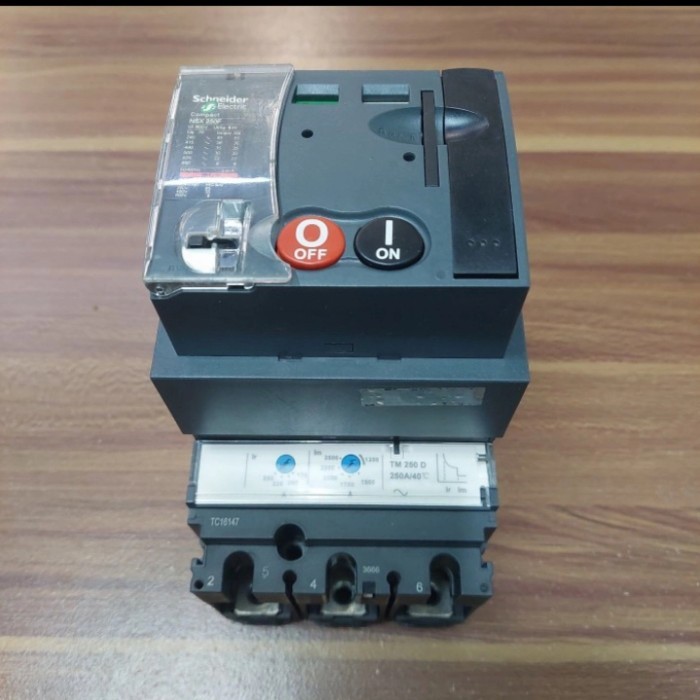 Jual MCCB Schneider NSX250F Komplit Motorized UVT 3P 250A 36kA | Shopee Indonesia
