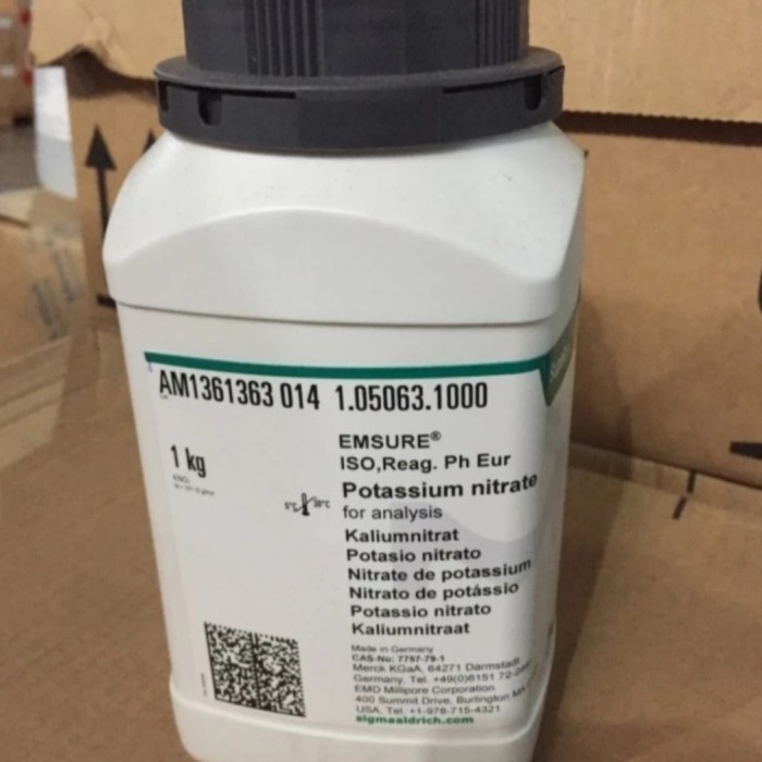 Jual Potasium nitrat / kalium nitrat / KNO3 brand MERCK 1 kg | Shopee ...