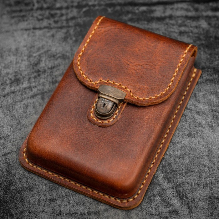 Jual Ready GALEN LEATHER The Old School Leather Molded 5 Pen Case ...