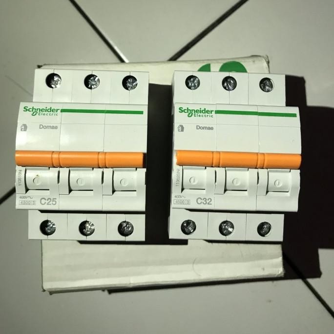 Jual HARGA DISC - Mcb schneider 3 phase 25A/32A/40A | Shopee Indonesia