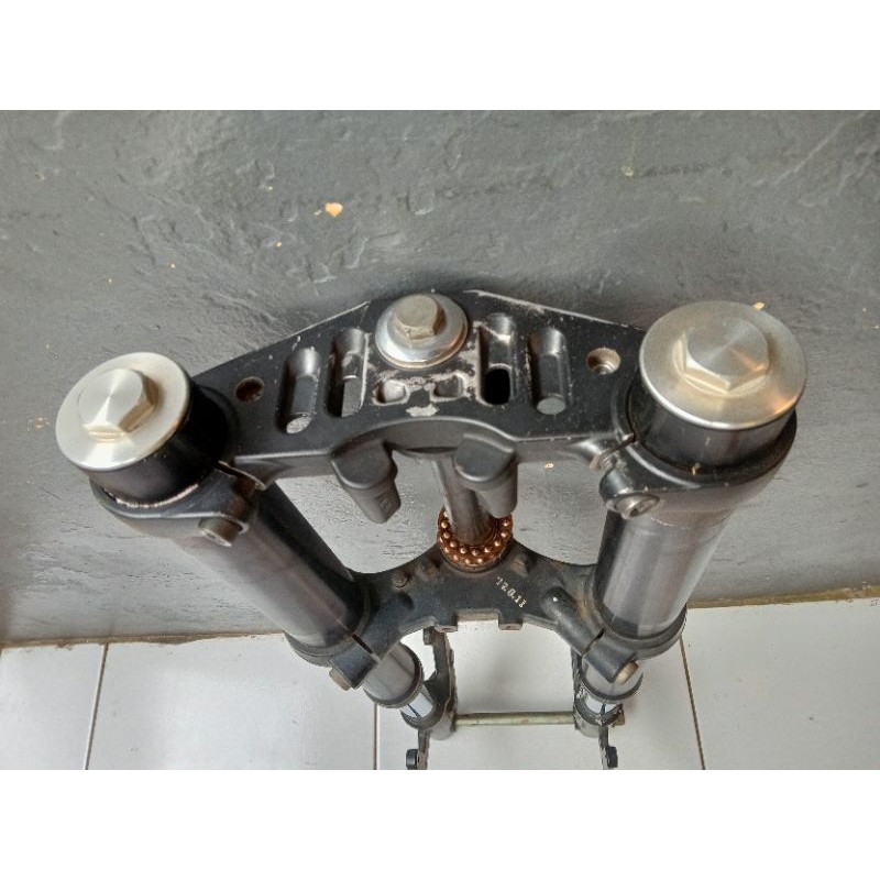 Jual USD Upside-down / Shock Depan R15V3 VVA Original Hitam | Shopee Indonesia