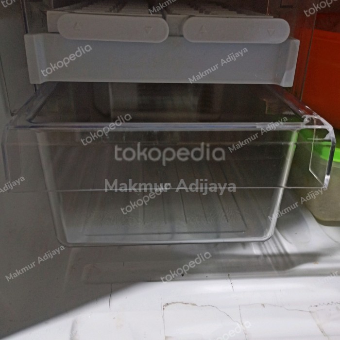 Jual Ice box storage penampung es batu kulkas sharp 2 pintu Original ...