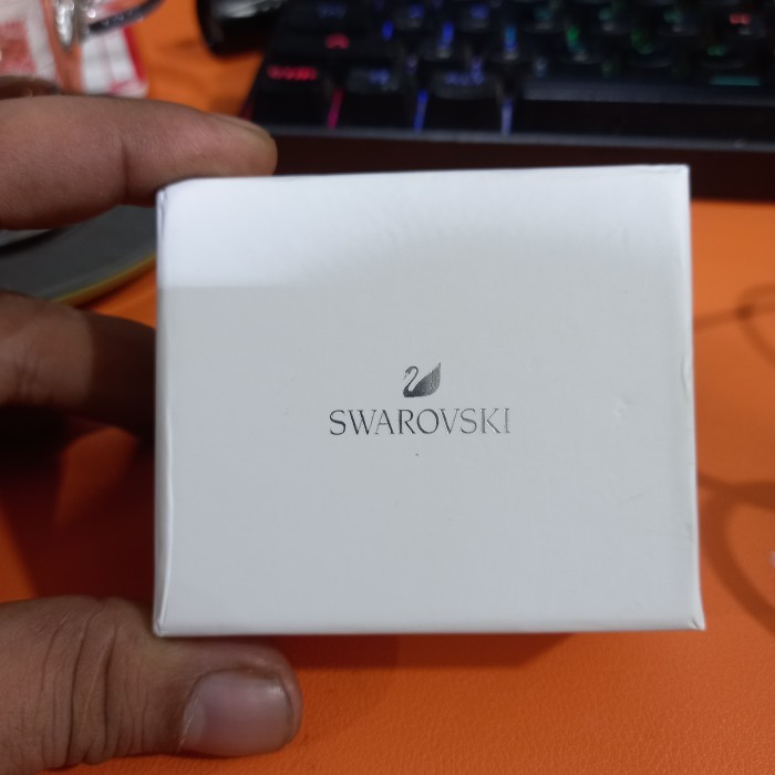 Jual Pin - Pin Swarovski Masih Ber Segel | Shopee Indonesia
