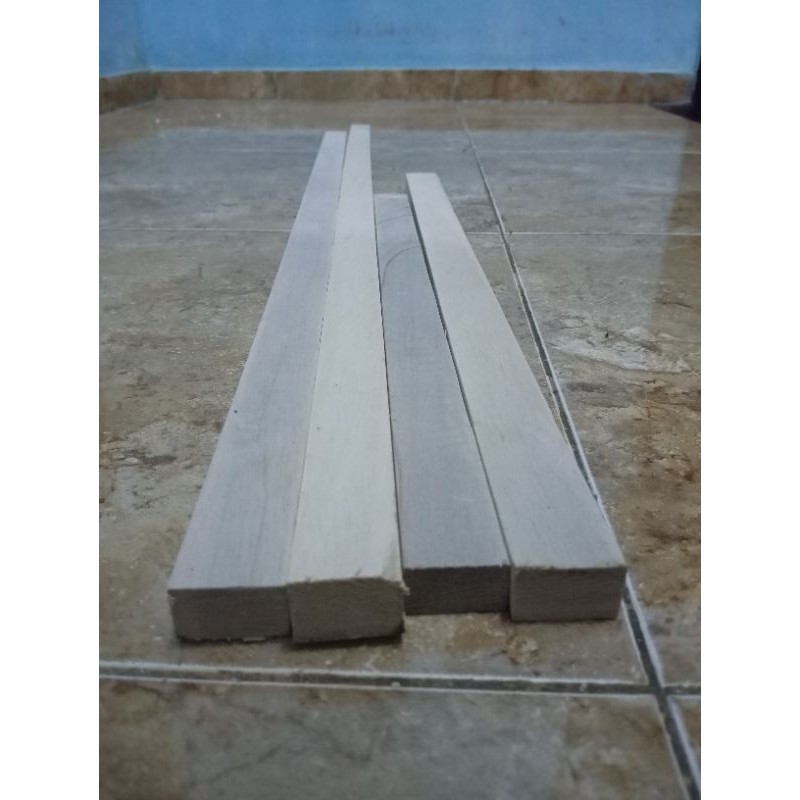 Jual List Kayu Reng Serut 2x3 Panjang 1 Meter Isi 10 Batang | Shopee ...