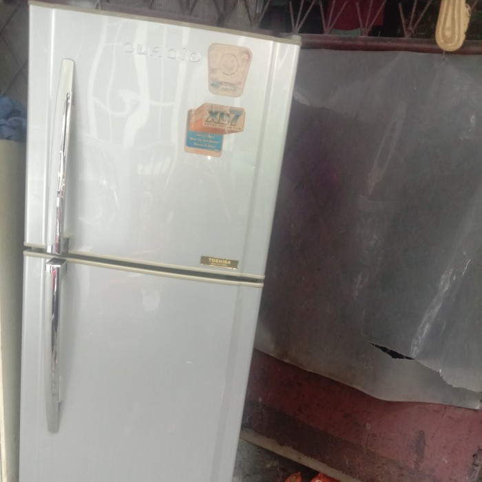 Jual KULKAS 2 PINTU MERK TOSHIBA GLACIO NORMAL | Shopee Indonesia
