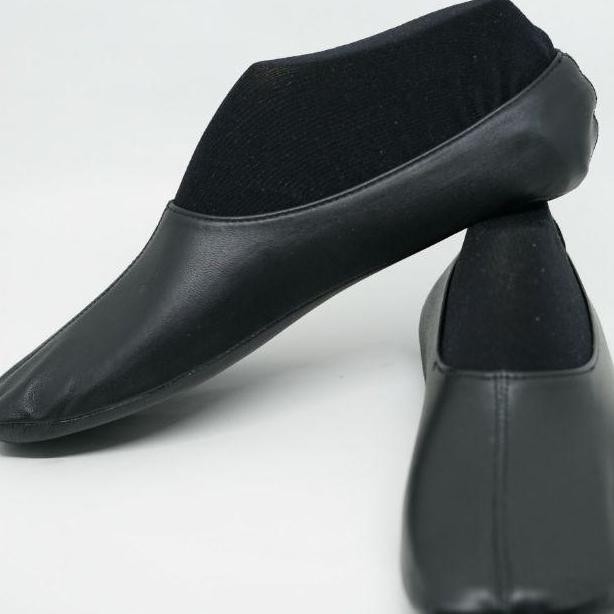 Jual SEPATU TAWAF TOWAF THOWAF/KAOS KAKI TAWAF TOWAF THOWAF/TAWAF ...