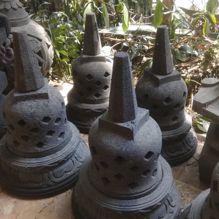 Jual TERBARU Miniatur Stupa Candi Borobudur Batu Gunung Merapi / Candi ...