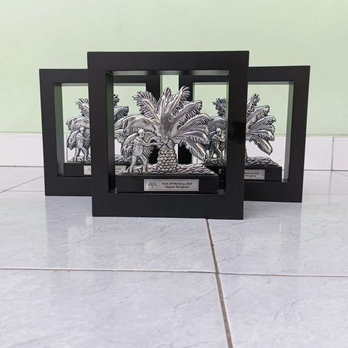 Jual Plakat Pajangan Frame Pohon Kelapa Sawit Logam Gercep | Shopee ...