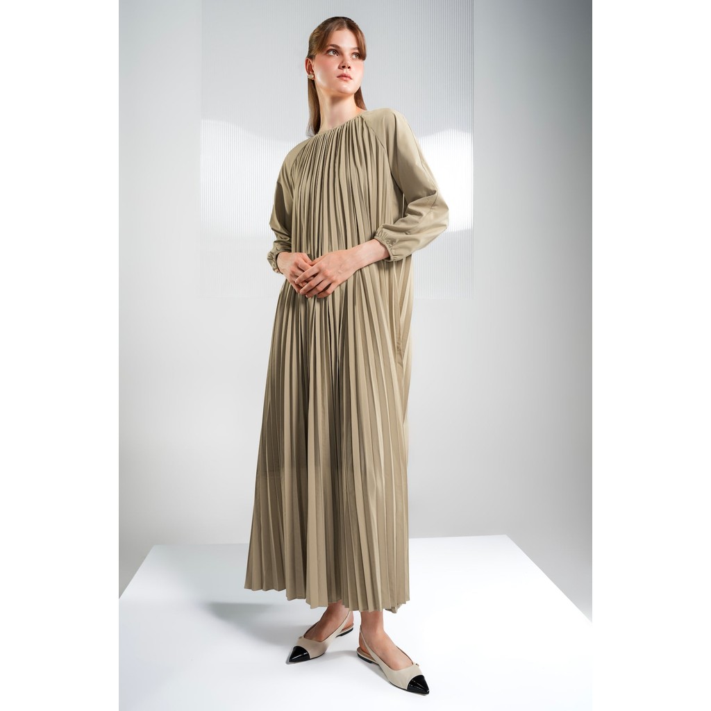 Jual Benang Jarum - Charlotte Pleated Long Dress - Choco | Shopee Indonesia