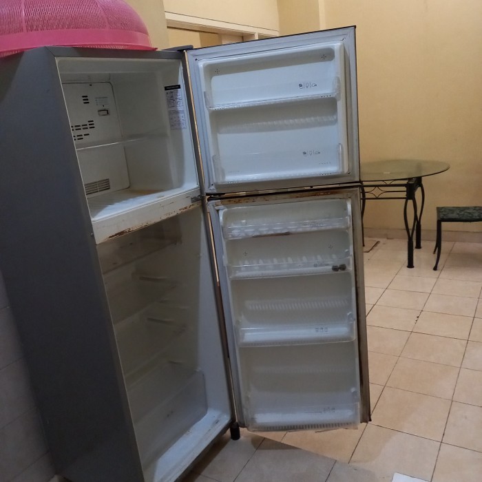 Jual KULKAS 2 PINTU GLACIO TOSHIBA WARNA BU ABU | Shopee Indonesia