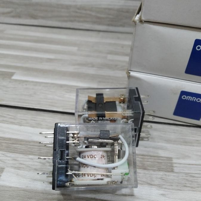 Jual Promo relay Omron original my2 my2n 24vdc 8kaki set socket/relay Omron COD | Shopee Indonesia