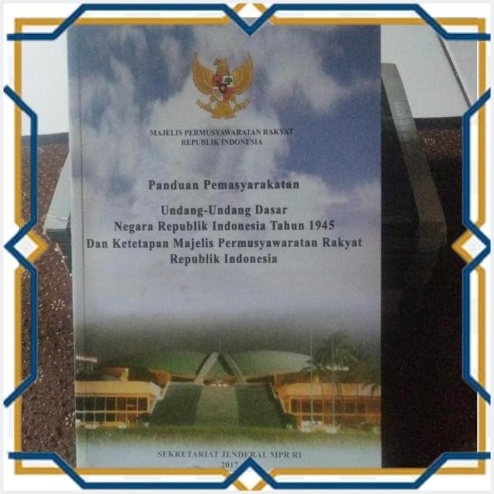 Jual [NAU55] BUKU PANDUAN PEMASYARAKATAN. UNDANG - UNDANG DASAR TAHUN 1945. | Shopee Indonesia