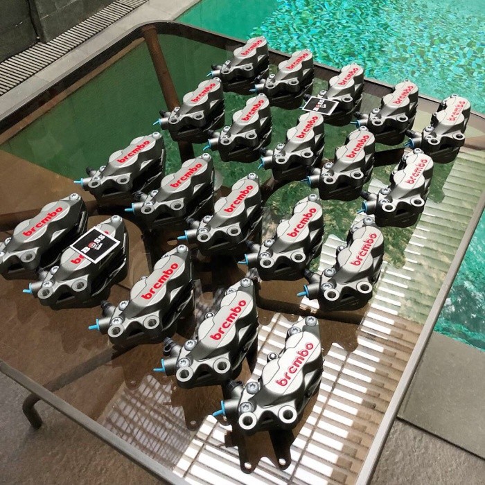 Jual Kaliper Brembo 4 Piston 1 Pin ORIGINAL - Universal Vespa Sprint 3V GTS | Shopee Indonesia