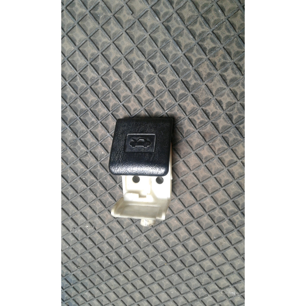 Jual HANDLE TARIKAN KAP Mesin toyota corona absolute st191 Hood Latch ...