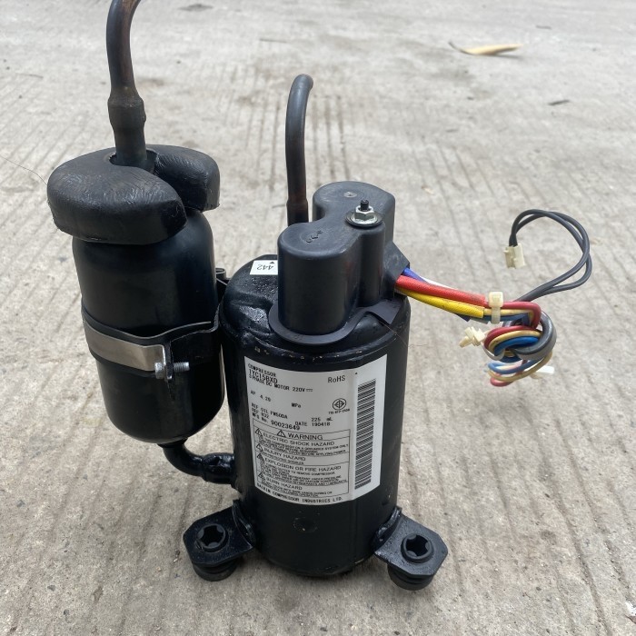 Jual KOMPRESOR AC DAIKIN INVERTER R32 type RKQ25SVM4 | Shopee Indonesia