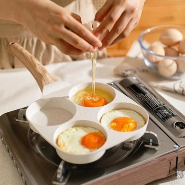 Jual TEFLON TELUR 4 LUBANG ANTI LENGKE EGG PAN 19 CM | Shopee Indonesia