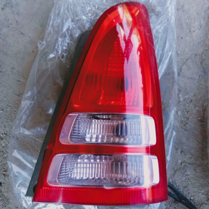Jual Lampu stop belakang Toyota kijang Inova 2005-2007 (kanan) | Shopee ...