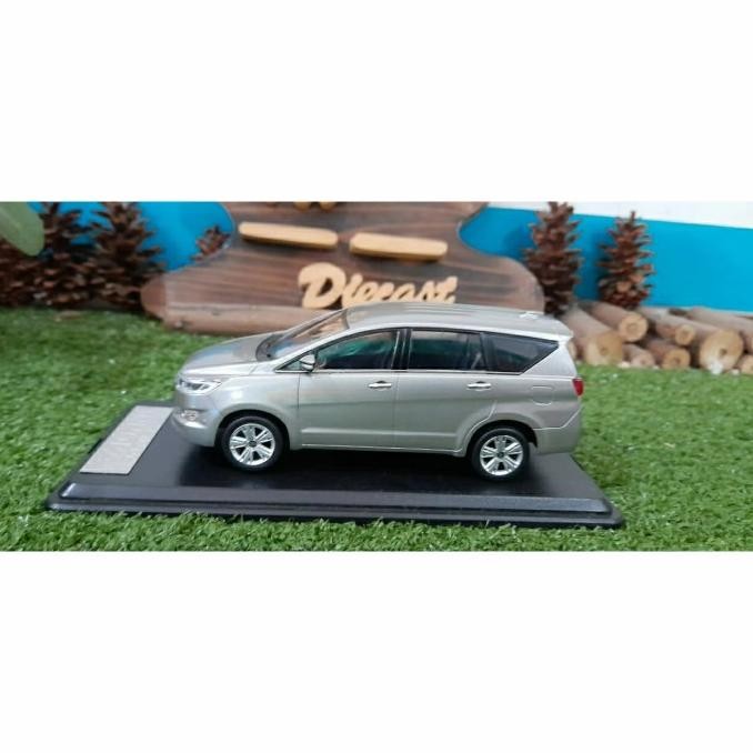 Jual Miniatur Mobil Kijang Innova Reborn Diecast Terbaru | Shopee Indonesia