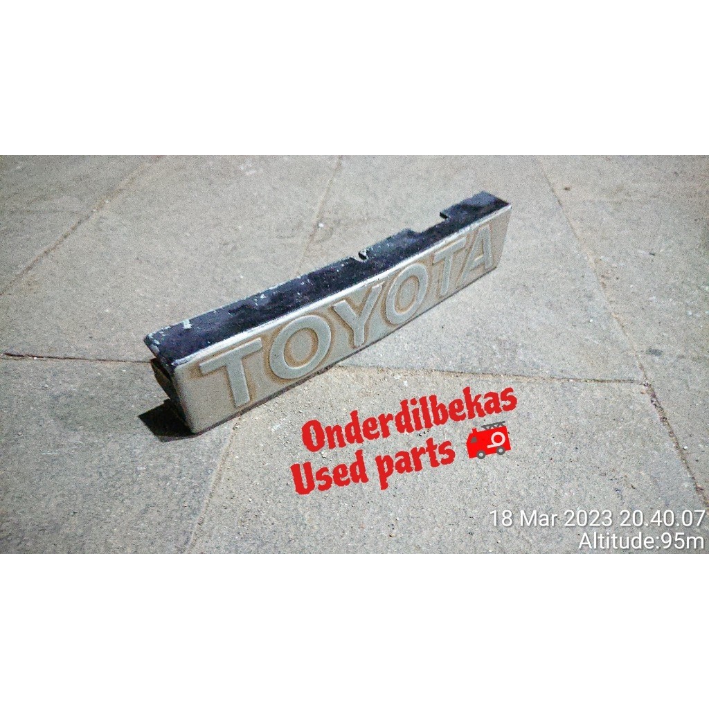 Jual badge emblem grill toyota Corolla DX ke70 tahun 1981 sudah repaint ...
