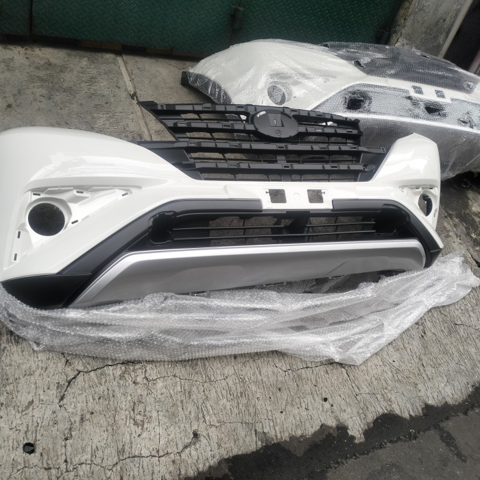 Jual Bumper depan Toyota rush,Terios th 2018-2022 original/putih | Shopee Indonesia