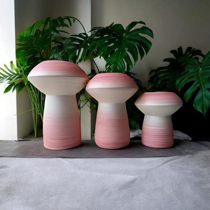 Jual Vas Keramik Handmade Gradasi Pink Putih Desain Artistik Modern ...