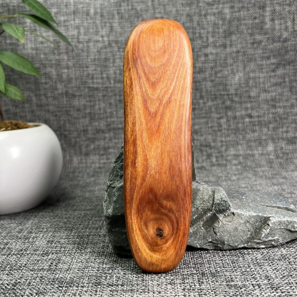 Jual Liontin Raja Pohon, Cahaya Kayu Darah Tipe Mewah Buah Tangan ...