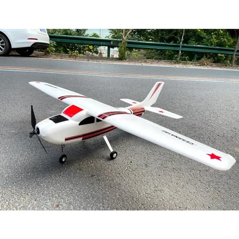 Jual NEW CESSNA PLUS REMOTE-CONTROLLED AIRCRAFT MODEL 182 FIXED WING ...