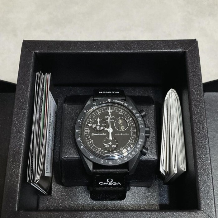 Jual Baru !! No1Omega Full Black Swt Mission To The Moonphase Snoopy ...