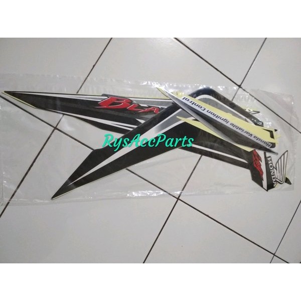 Jual Striping Stiker Motor Honda New Blade Hitam Lis Silver 2012 Barang ...
