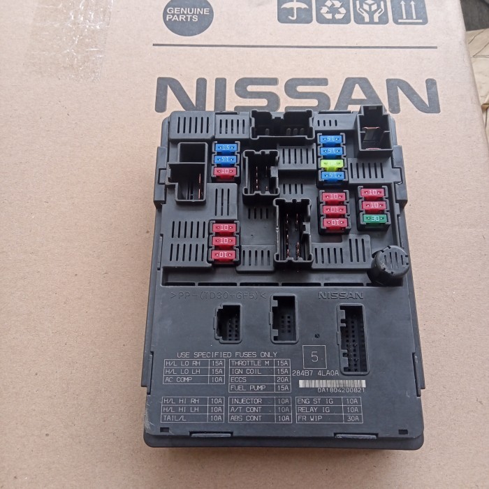 Jual IPDM BOX SIKRING NISSAN DATSUN GO CROSS ORIGINAL | Shopee Indonesia