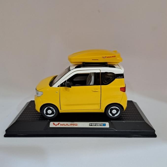 Jual Diecast Metal Car Wuling EV dan Sepeda Miniatur Wuling Toy H24S ...