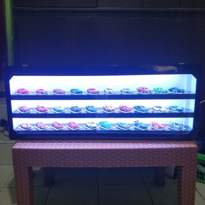 Jual Rak Hotwheels/diorama display akrilik isi 30 lampu LED RGB dan ...