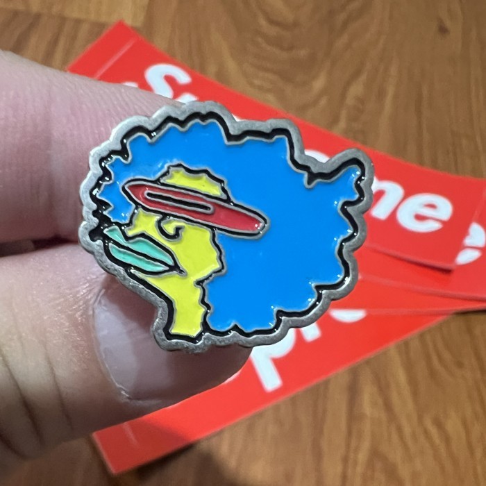 Jual Supreme Pins (Hat, Cap, Bookbags pin) 100% Authentic RARE ...