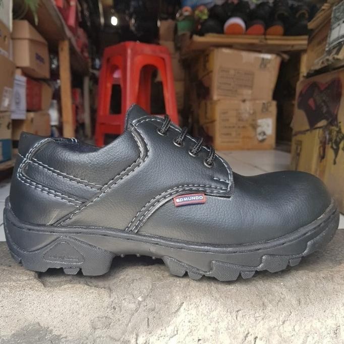 Jual Sepatu Safety Tambang Pendek Tali Besi Sol Hitam Anti Selip ...
