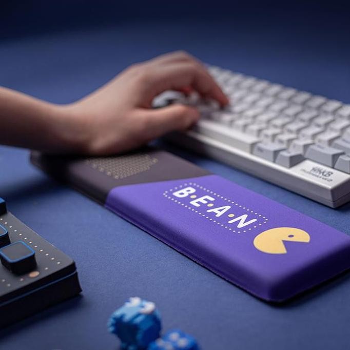 Jual Wrist Rest Keyboard Pac Man Premium Materials / Wrist Pad Keyboard ...
