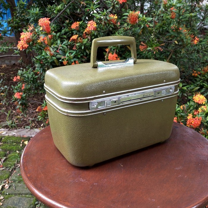 Jual Koper Make Up Kosmetik Jadul Merk Echolac Antik Vintage Lawas Tua ...