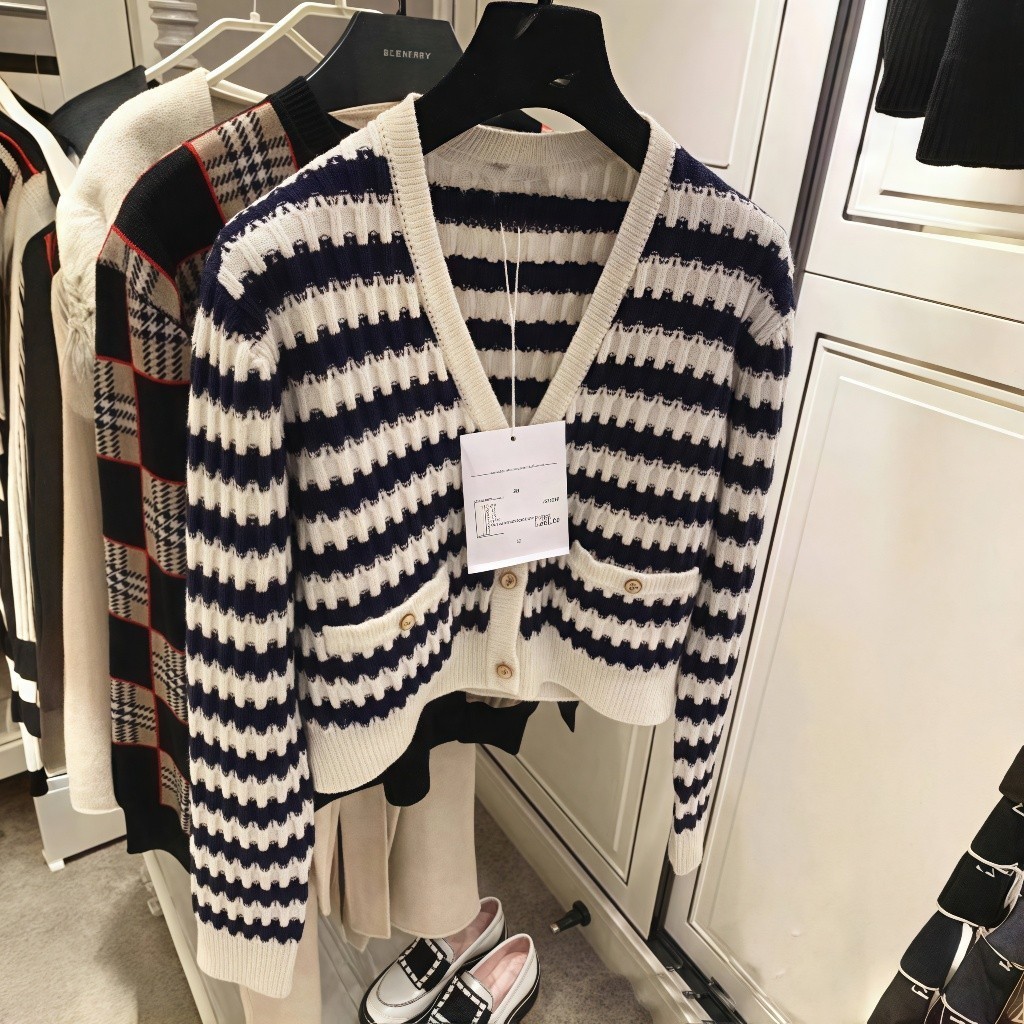 Jual Atasan kardigan rajutan garis-garis hitam putih lengan panjang aprikot | Shopee Indonesia