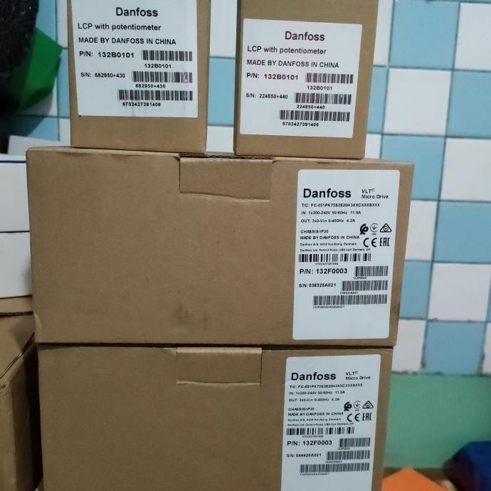 Jual BEBAS ONGKIR - Inverter danfoss 0.75kw 1ph 220v VLT FC-051PK | Shopee Indonesia