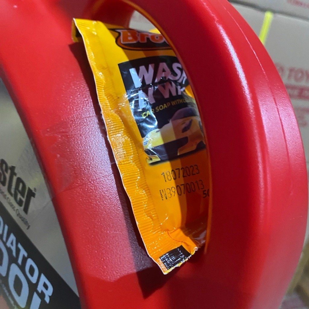 Jual AIR RADIATOR MASTER AIR COOLANT 4 LITER / 1 GALON ORIGINAL ...