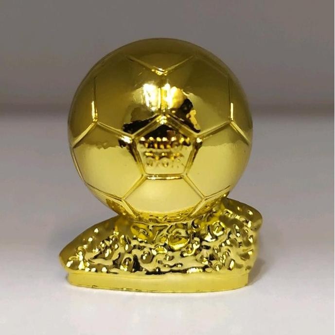 Jual ready Miniatur Trofi Ballon dOr / Mini Trophy Ballon dOr / Piala ...