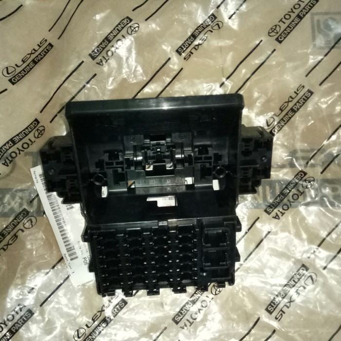 Jual Grab Nows Bok Sikring Atau Box Sikring Toyota Dyna 12V Dan Hino ...