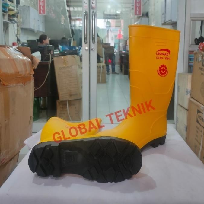 Jual Sepatu Boot Boots Safety Ujung Besi No 44 Tinggi Kuning Apd ...