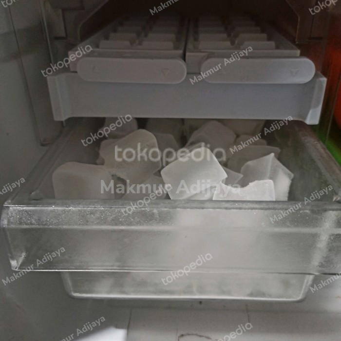 Jual Ice box storage penampung es batu kulkas sharp 2 pintu Original ...