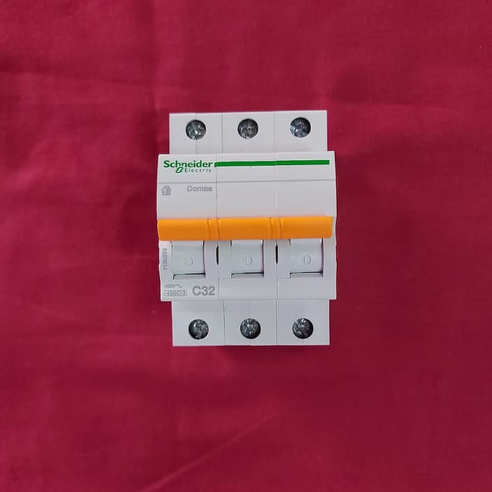 Jual Schneider Electric New Domae Mcb 32A 3P 6Ka - Domf01332 | Shopee Indonesia