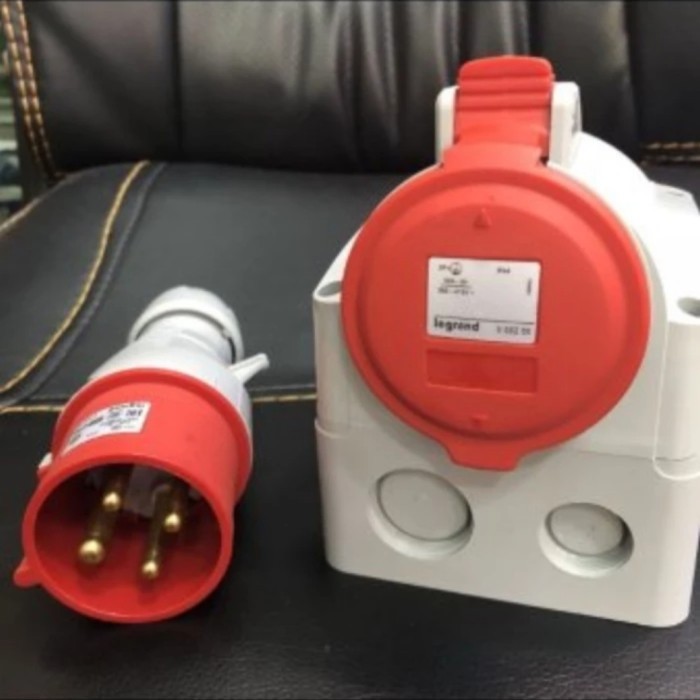 Jual Plug Industri + Surface Mounting Socket 4Pin 32A Ip44 Legrand Set | Shopee Indonesia