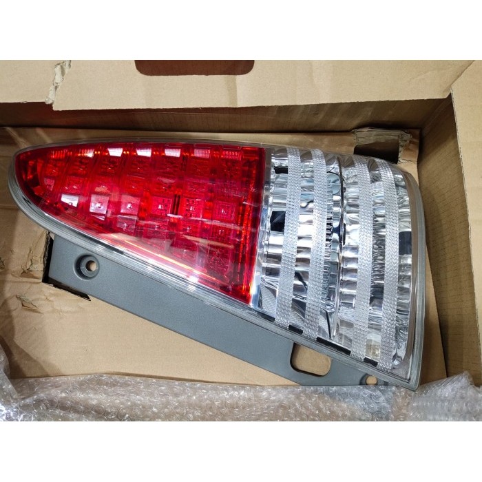 Jual Lampu Belakang Stop Lamp Innova Asli Original 81551-0K120 81561 ...