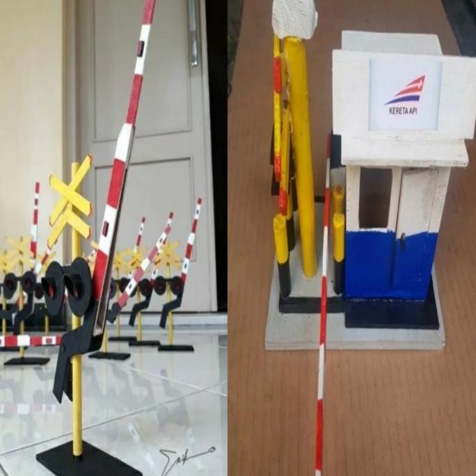 Jual palang pintu kereta api Mainan pos jaga PJL palang pintu sepasang ...