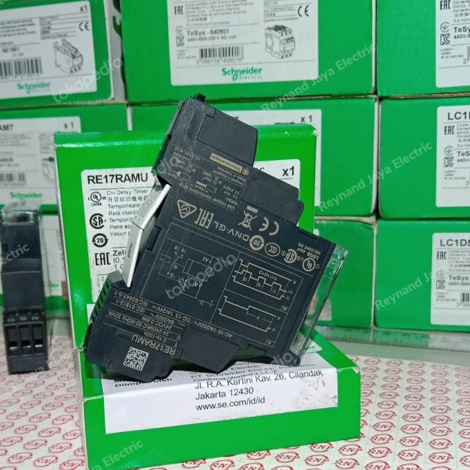 Jual Promo Timer Zelio timer relay RE17RAMU /RE17 RAMU Schneider COD ...