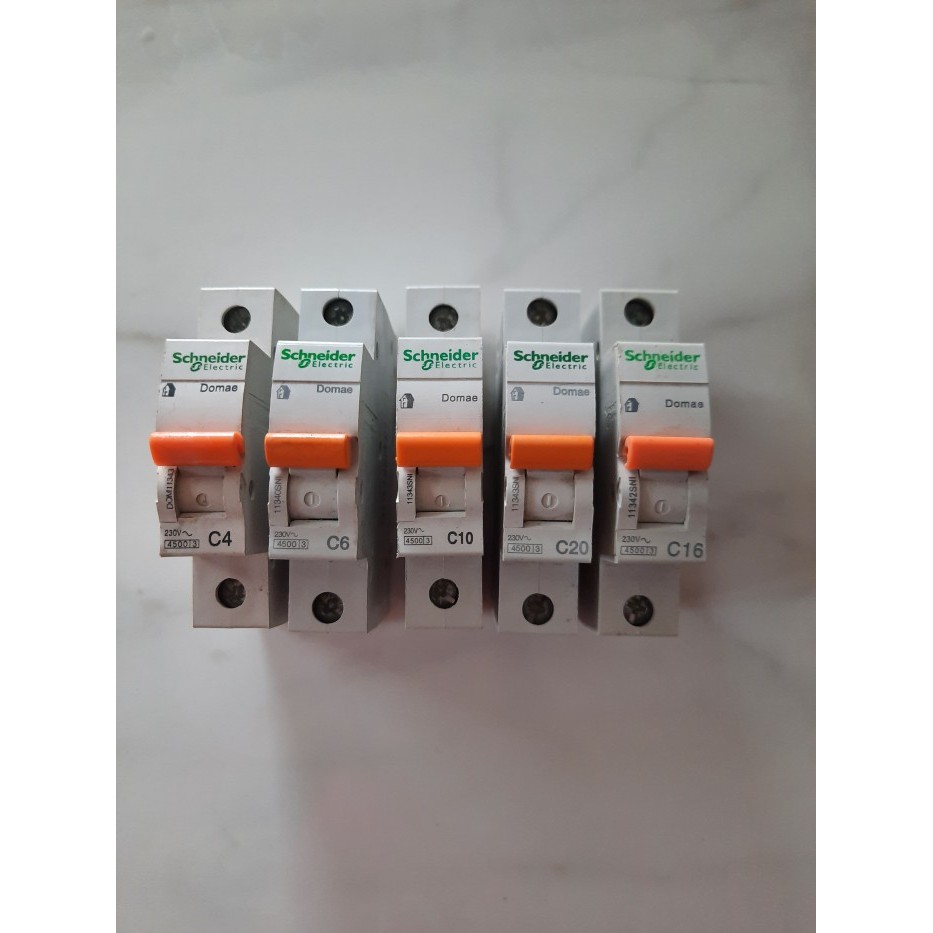 Jual TERBARU - Schneider Electric DOMAE MCB 1Phase 4A /6A /10A /16A /20A (ORIGINAL) | Shopee ...