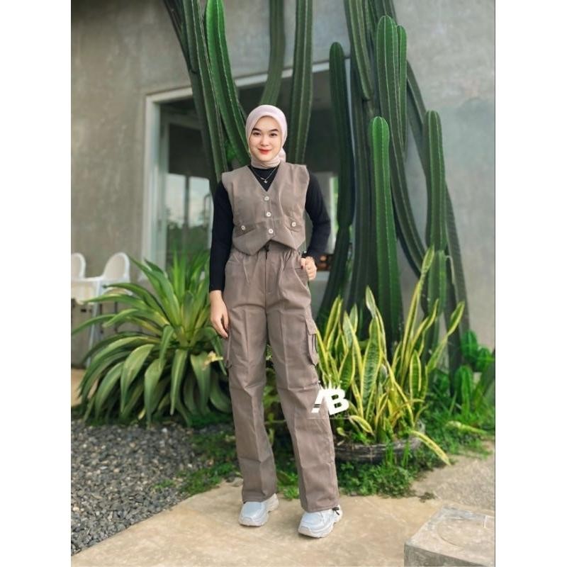 Jual Anggisbrnd- One Set Vest & Cargo Pants Serut Setelan Wanita Kain ...